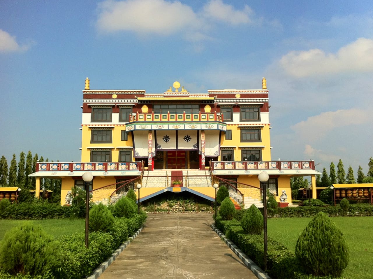 Gompa - Tibetan Monastery Services - Partner Monasteries and Nunneries